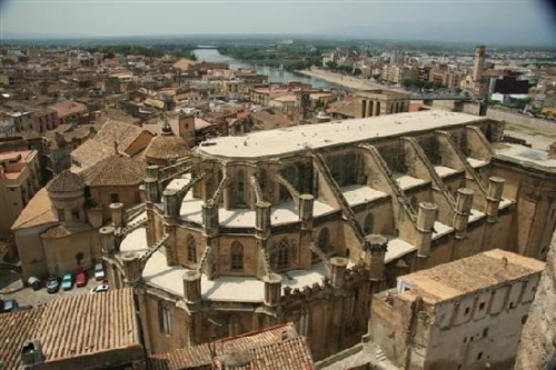 Historia de Tortosa a través de dos de sus monumentos : Sobre España